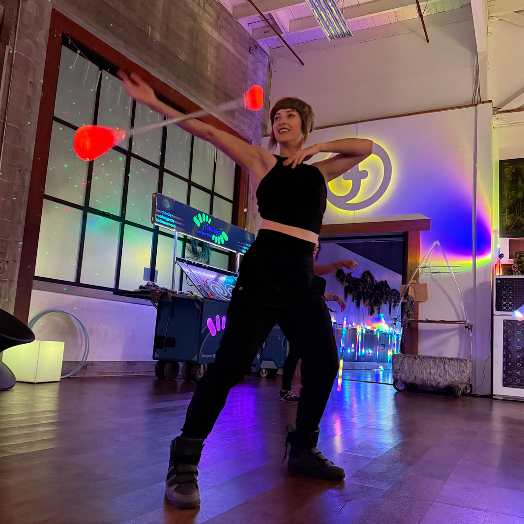 LED contact staff, dragonstaff & juggling staffs, LED twirling batons ...
